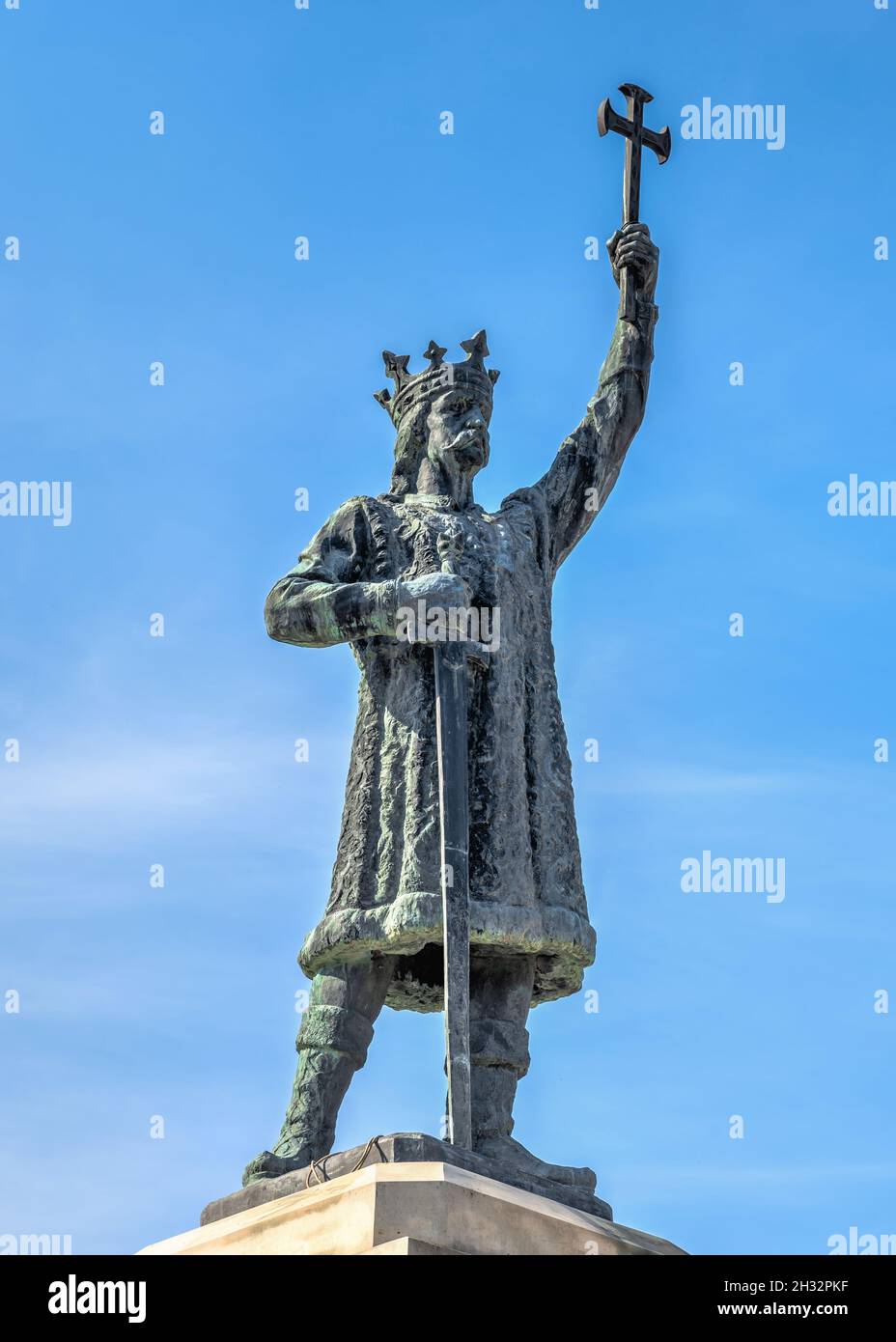 Stefan cel mare avenue and arch of triumph hi-res stock photography and ...