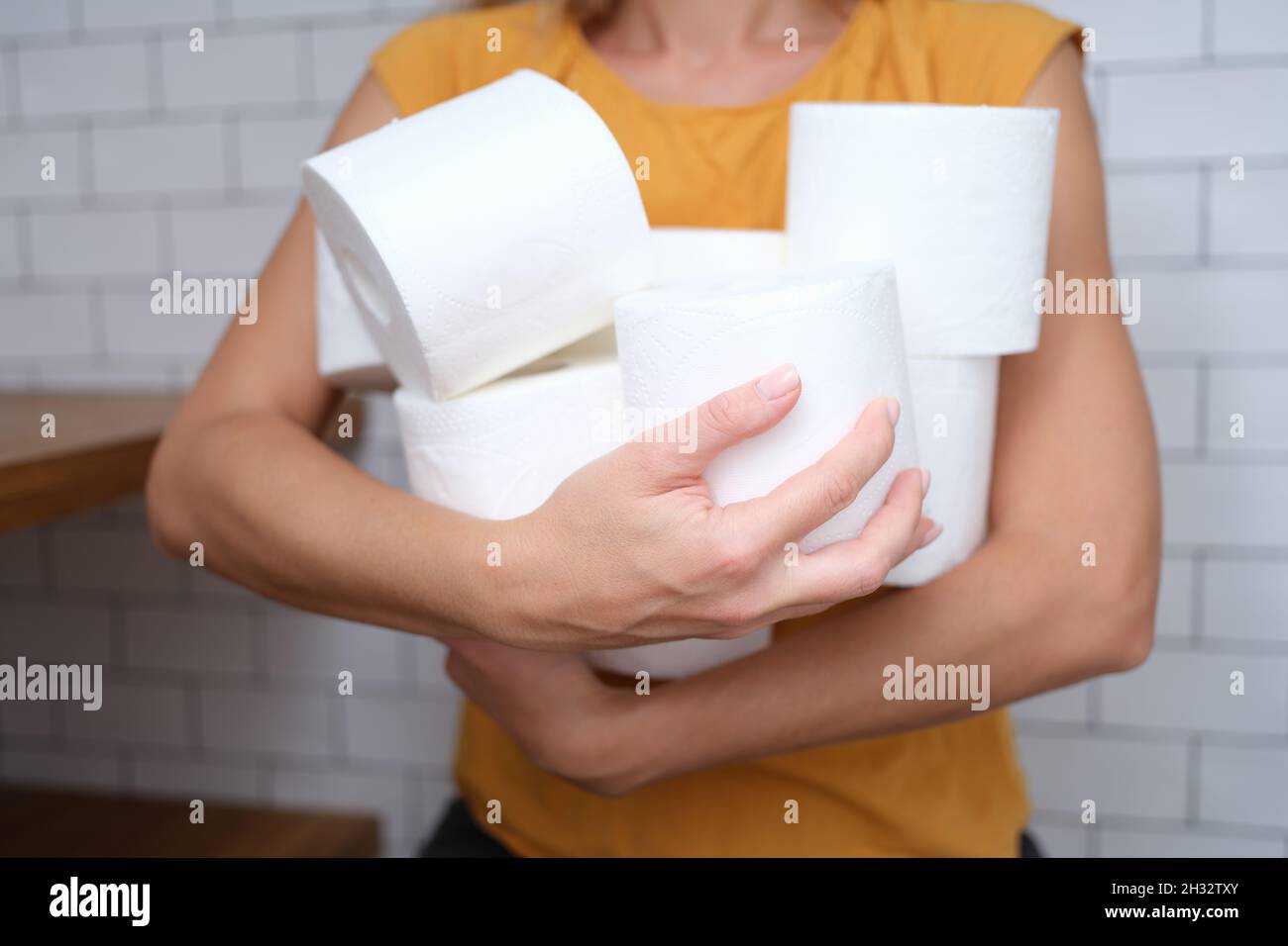 Woman wc paper hi-res stock photography and images - Alamy