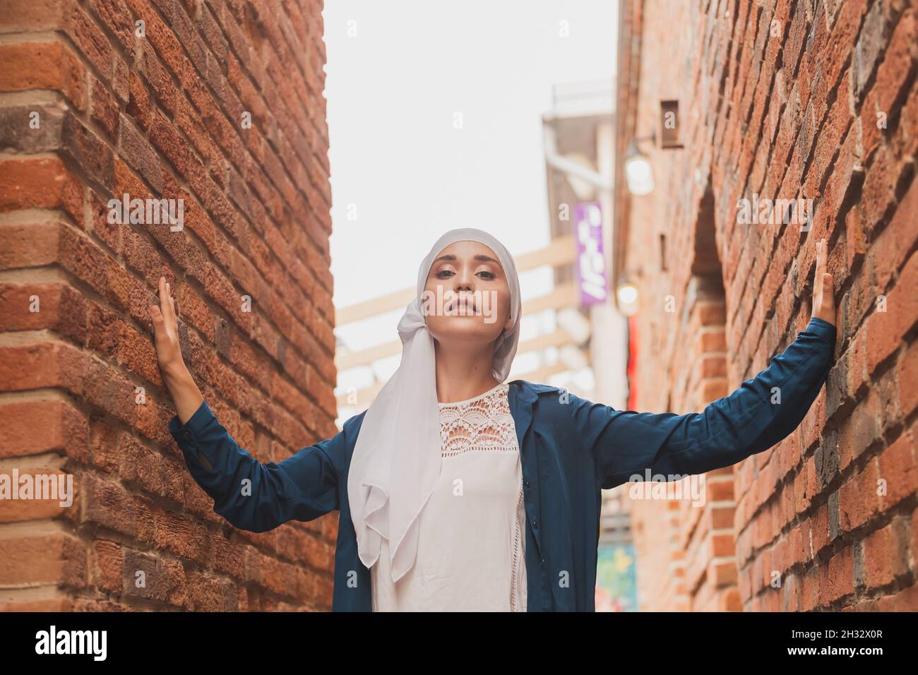 Modern muslim girl fashion with hijab.Beautiful Muslim female model ...