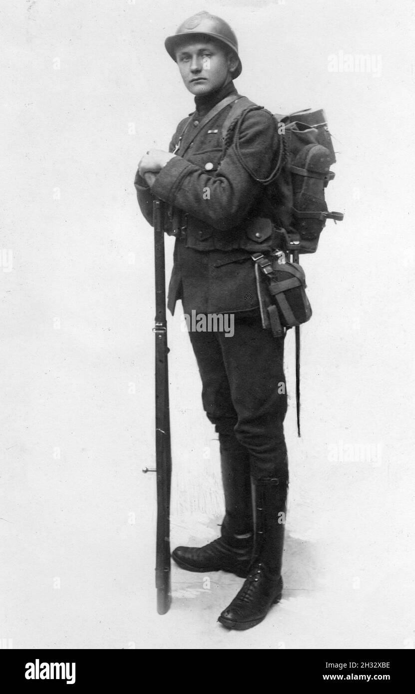 Adrian helmet war hi-res stock photography and images - Alamy