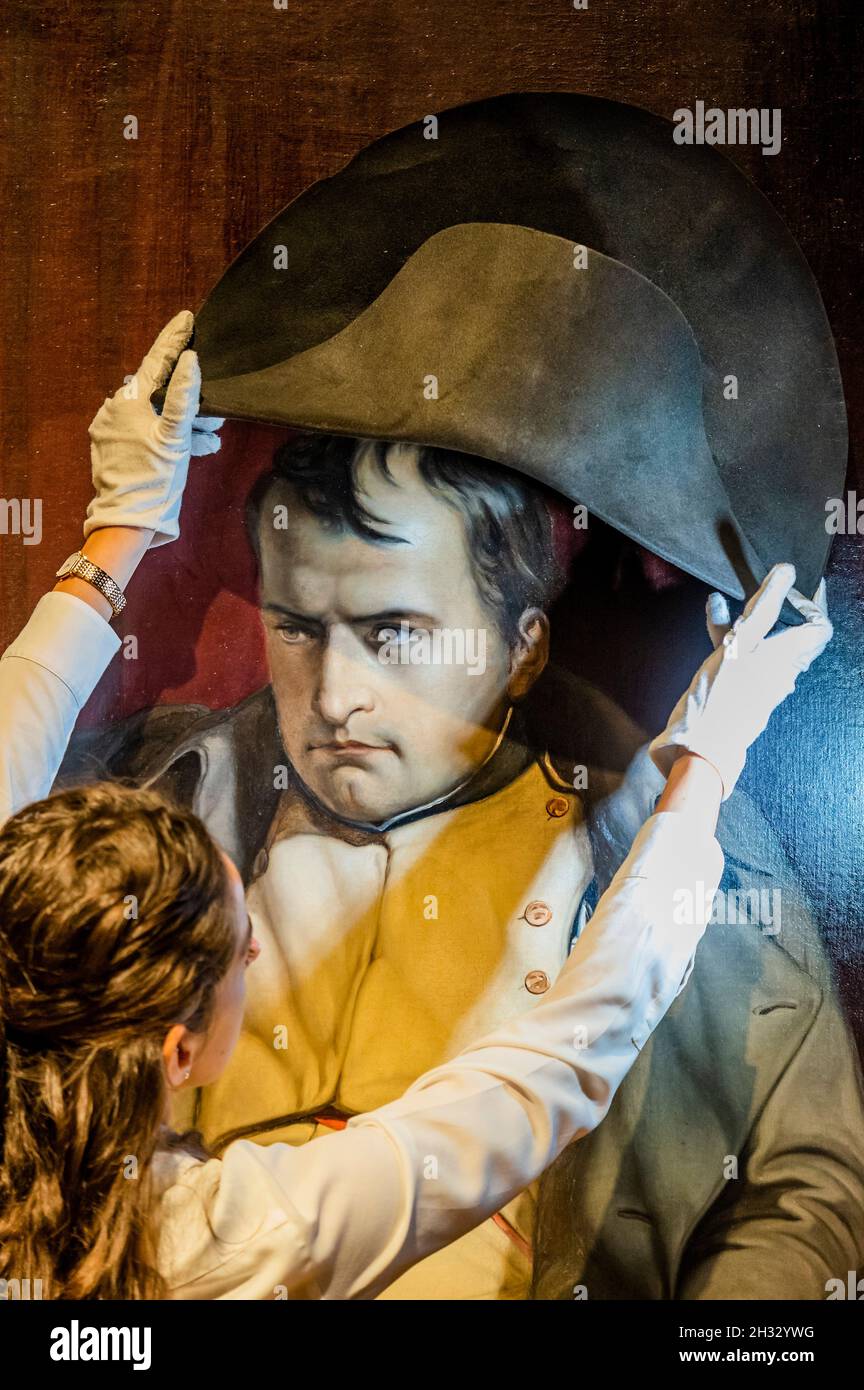 London, UK. 25th Oct, 2021. A Bicorne Hat, believed to Have Been Worn ...