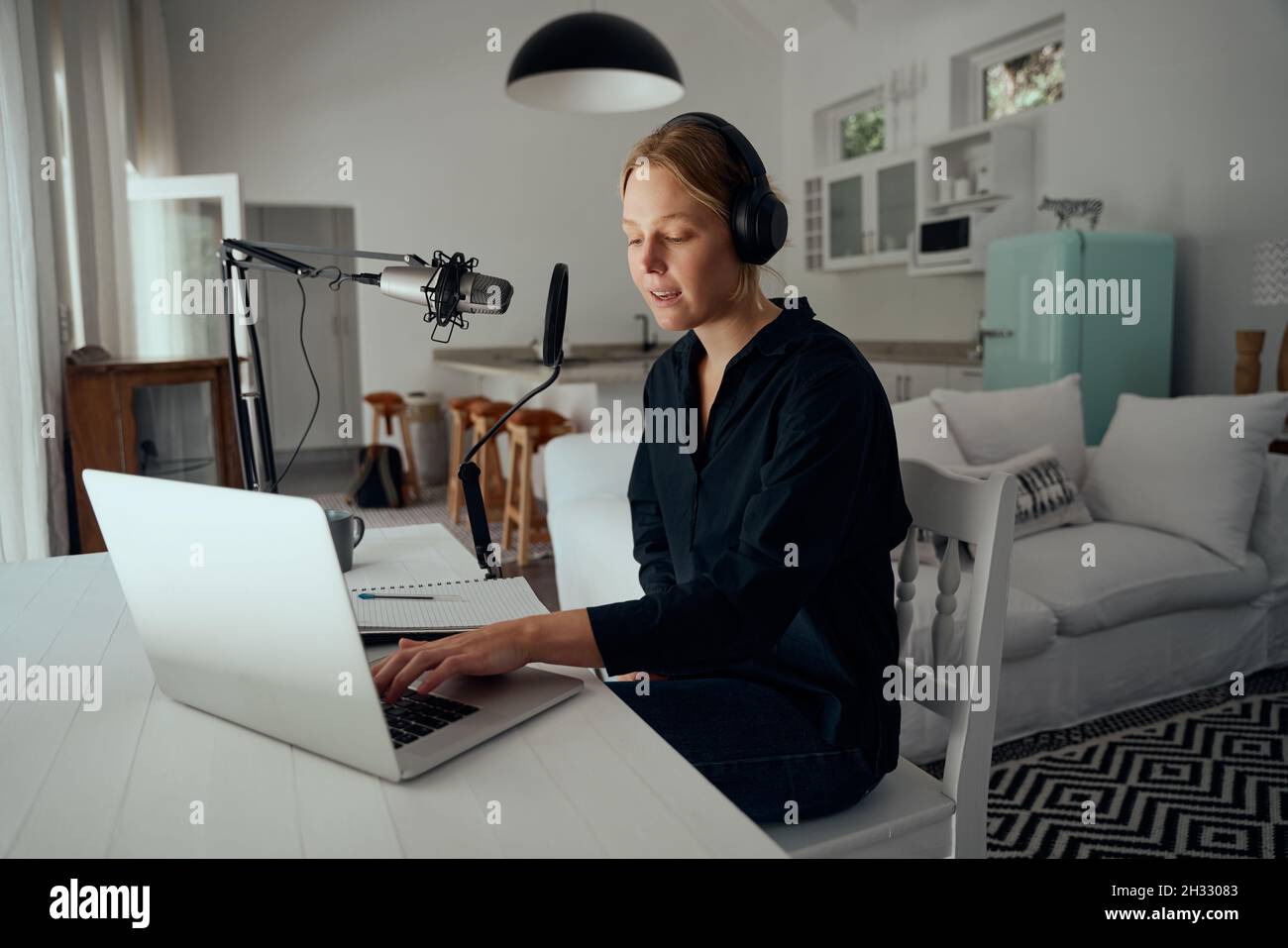 Female home hi-res stock photography and images - Alamy