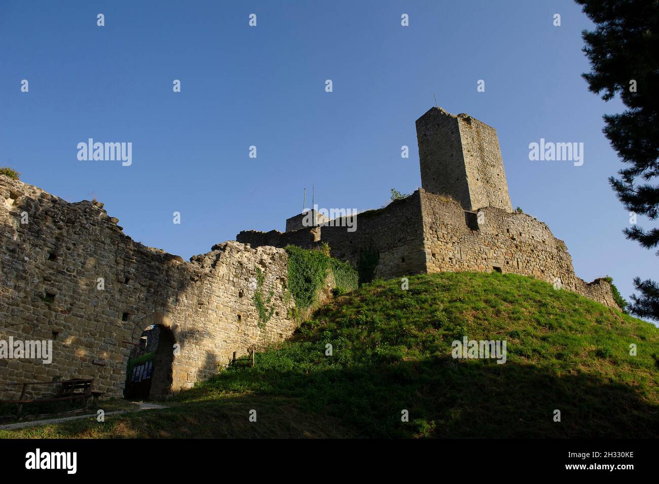 Romena castle ruins hi-res stock photography and images - Alamy