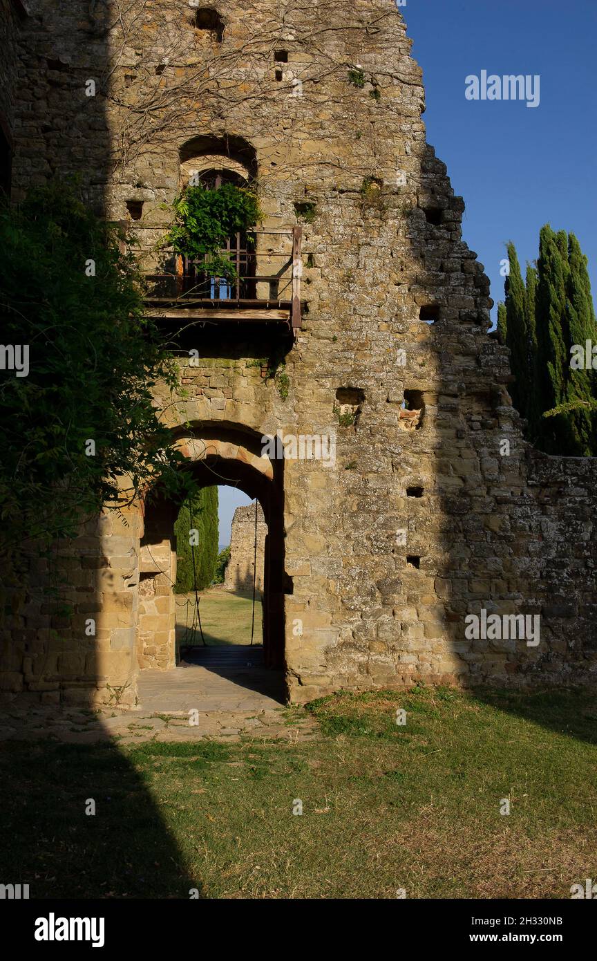 Romena castle ruins hi-res stock photography and images - Alamy