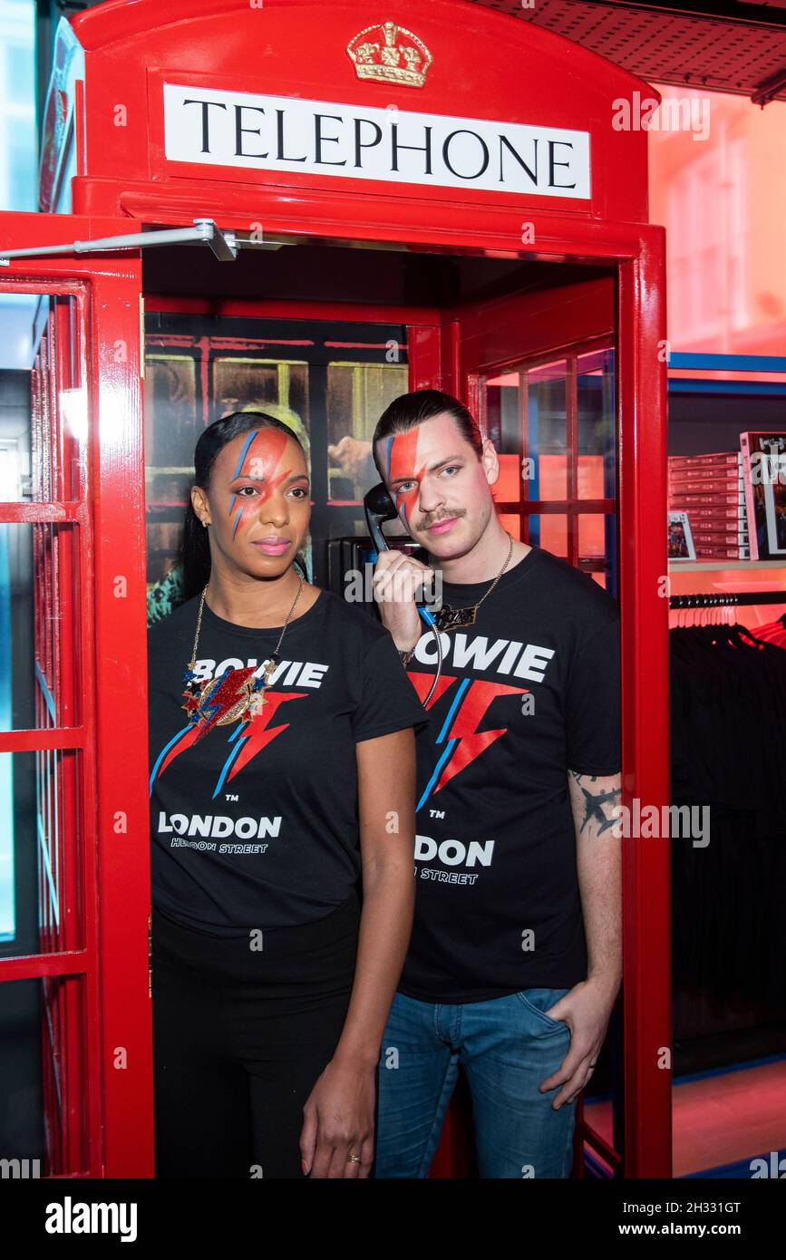 London, UK, Monday, 25th October 2021 Models with ziggy stardust face ...