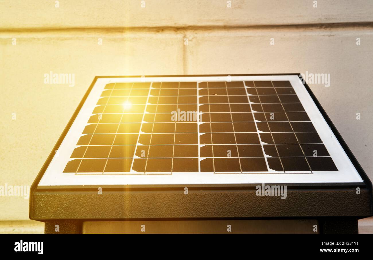 Small solar panel with modules for the generation of electrical energy ...