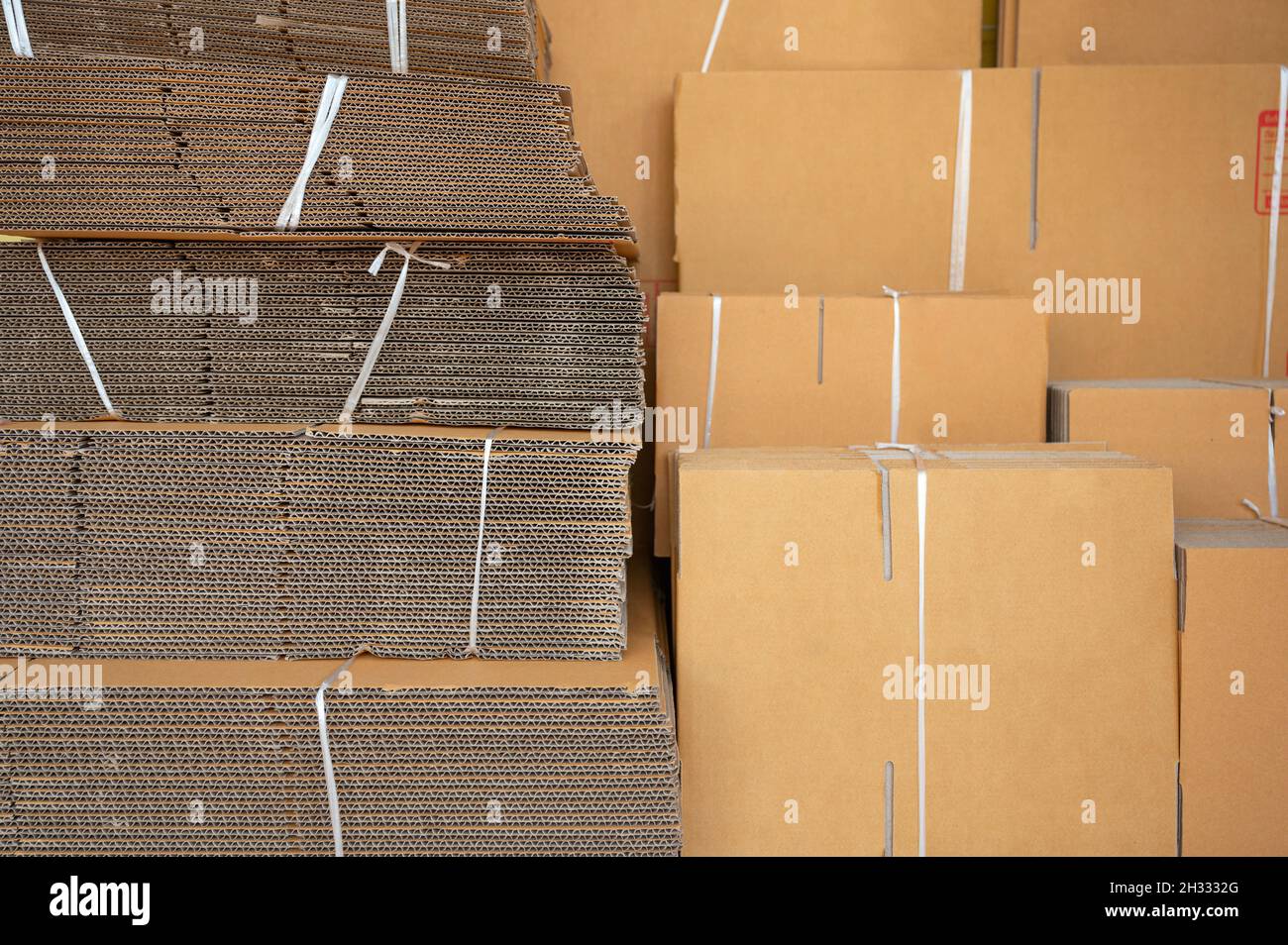 Folded cardboard boxes hi-res stock photography and images - Alamy