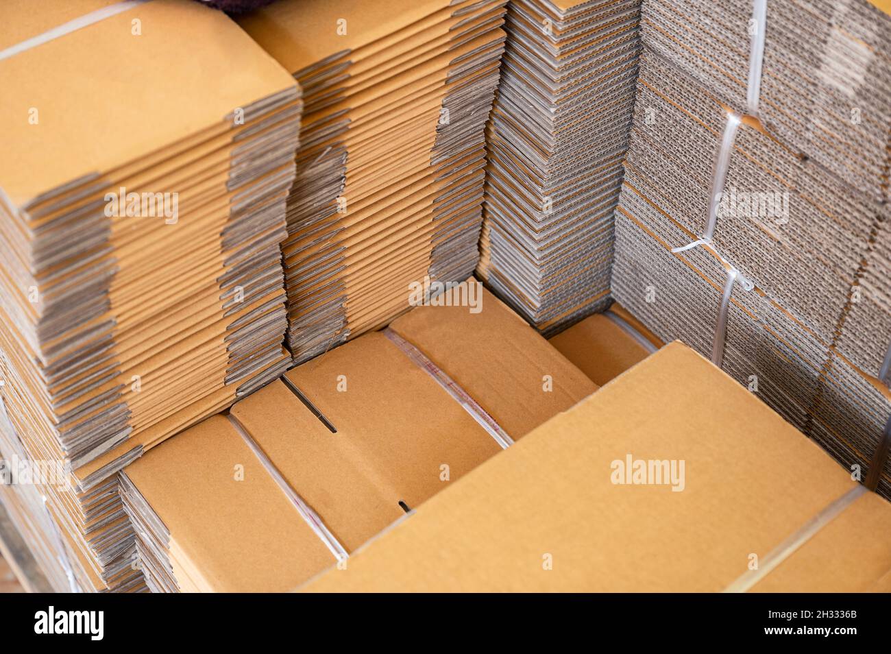 Flattened cardboard boxes hi-res stock photography and images - Alamy