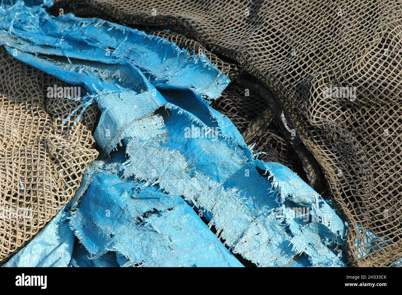 Split clothes hi-res stock photography and images - Alamy