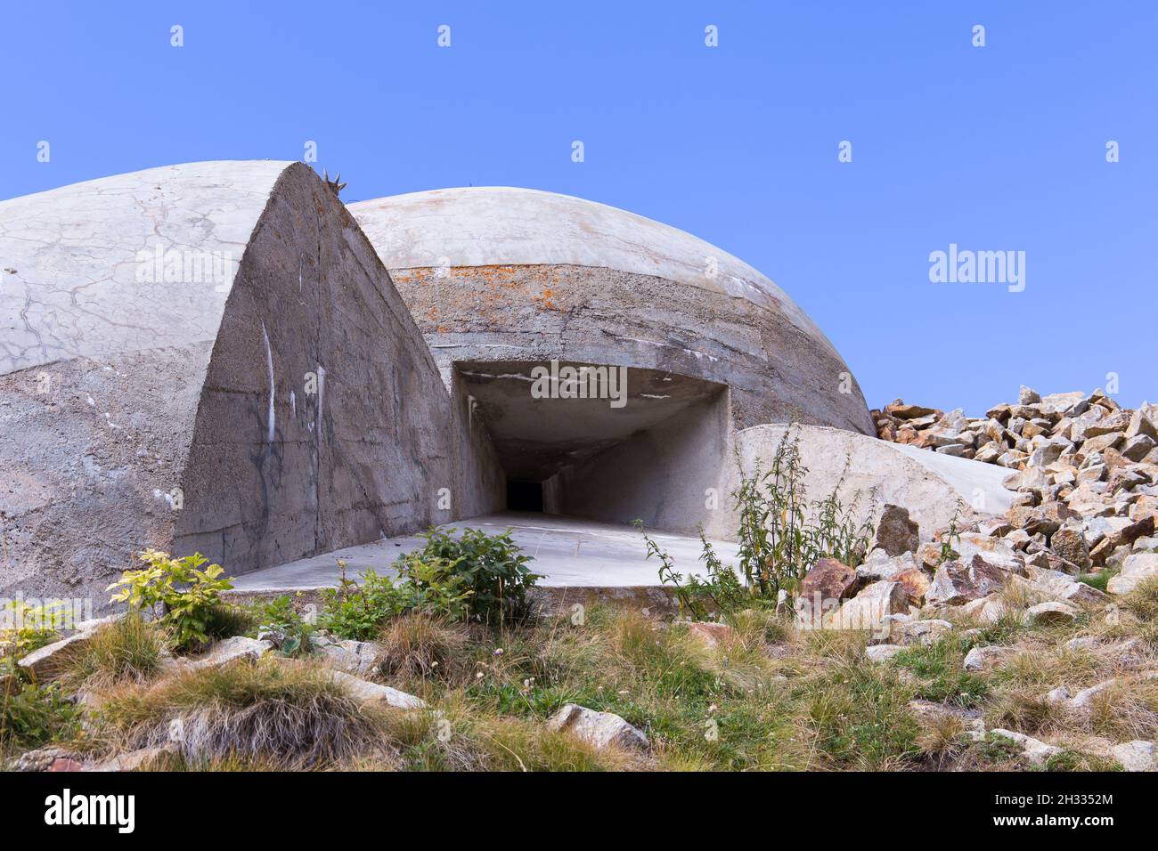 Loop hole bunker hi-res stock photography and images - Alamy