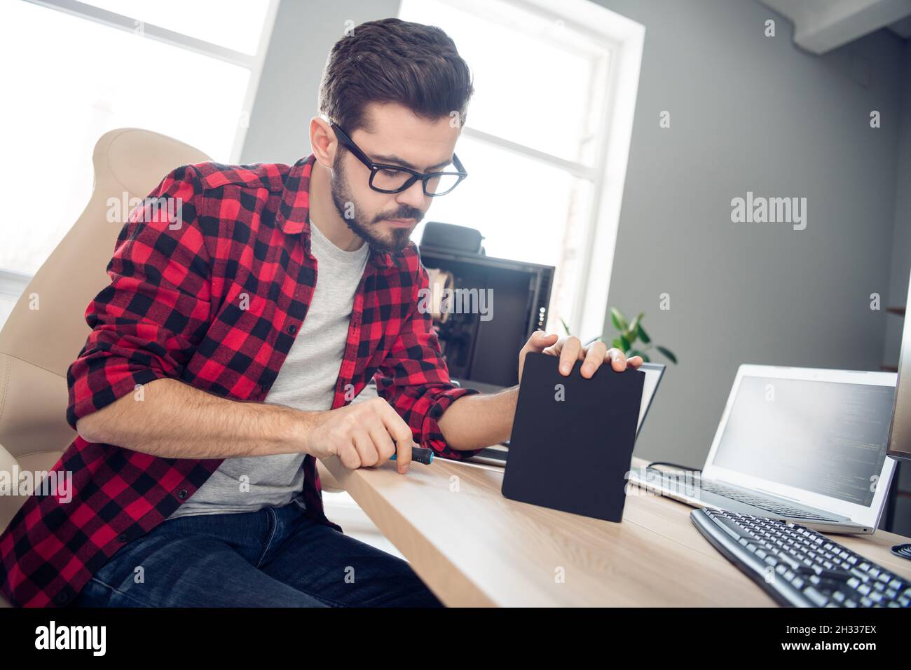 Cyber security technician hi-res stock photography and images - Alamy