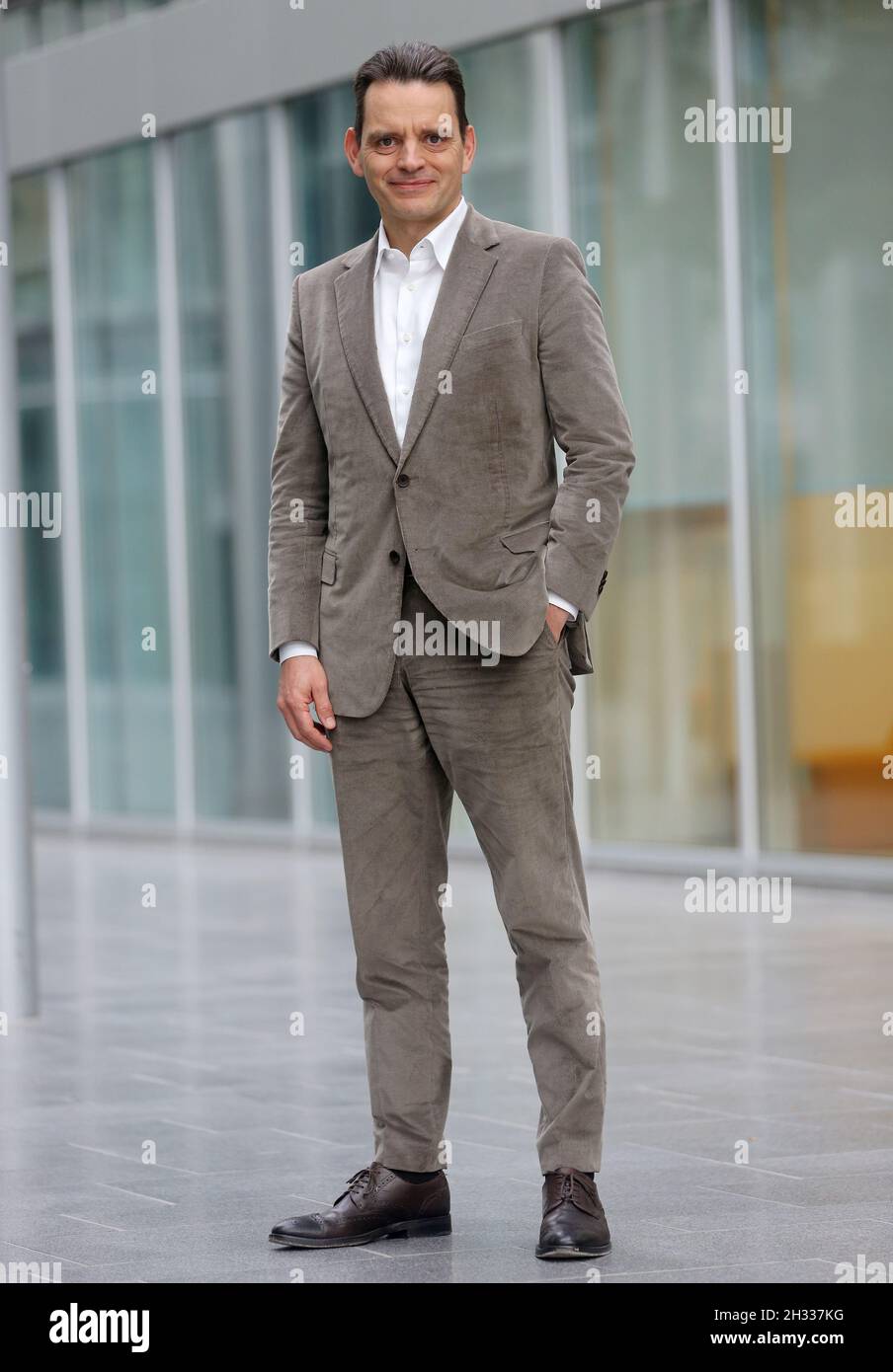 25 October 2021, North Rhine-Westphalia, Essen: Leonhard Birnbaum, Eon ...