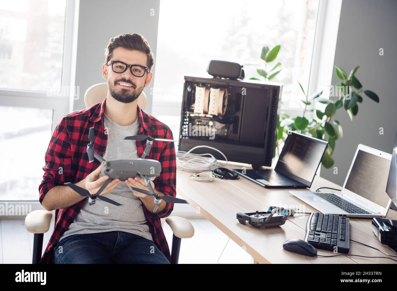 Programmer test station hi-res stock photography and images - Alamy