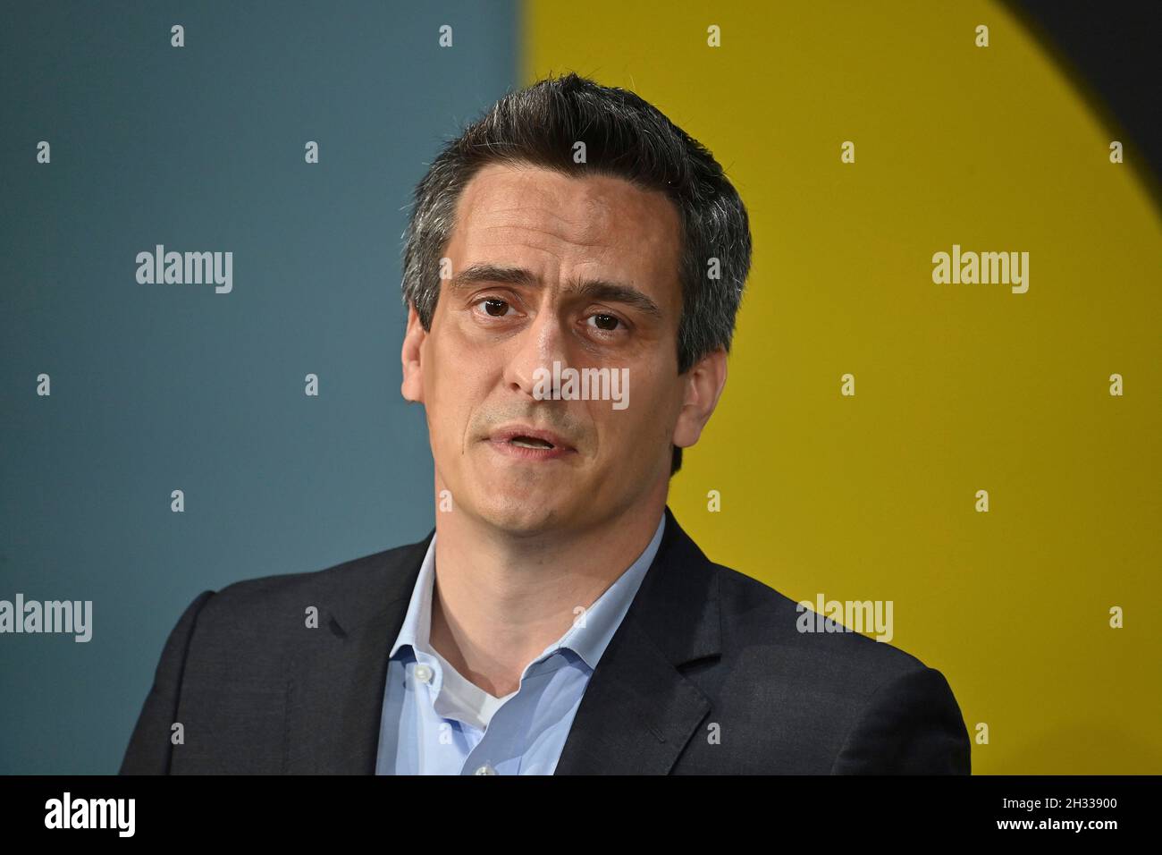 Gunnar WIEDENFELS (Chief Financial Officer DISCOVERY), single image ...