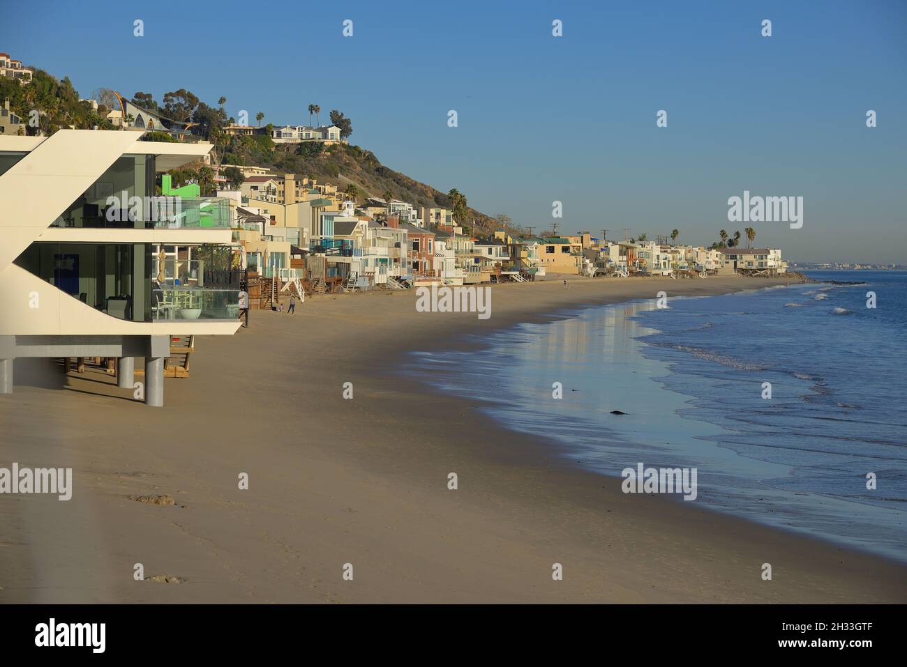 Amazing scenery along the Pacific Coast Highway (State Route 1), Malibu ...