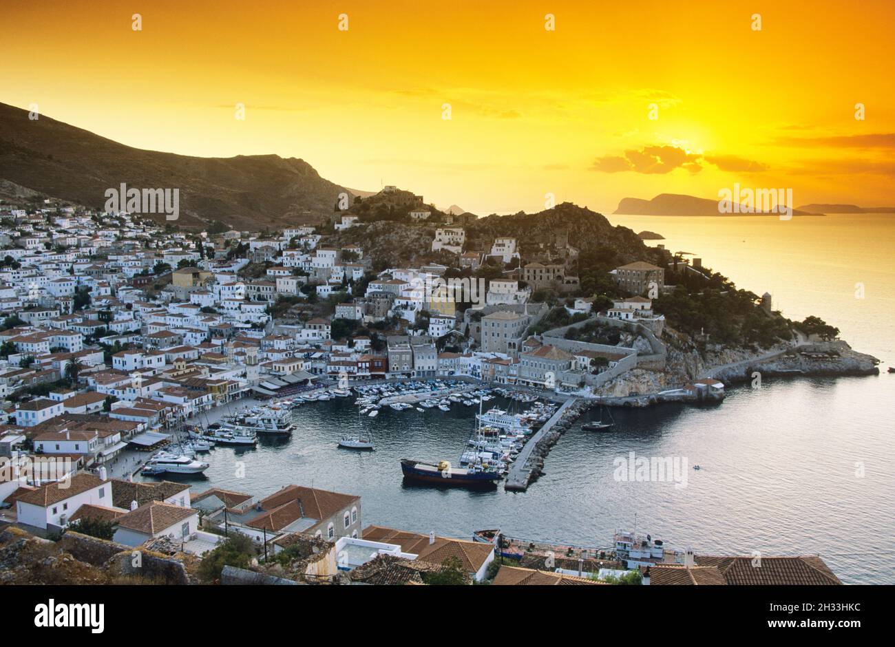 Hydra buildings hi-res stock photography and images - Alamy
