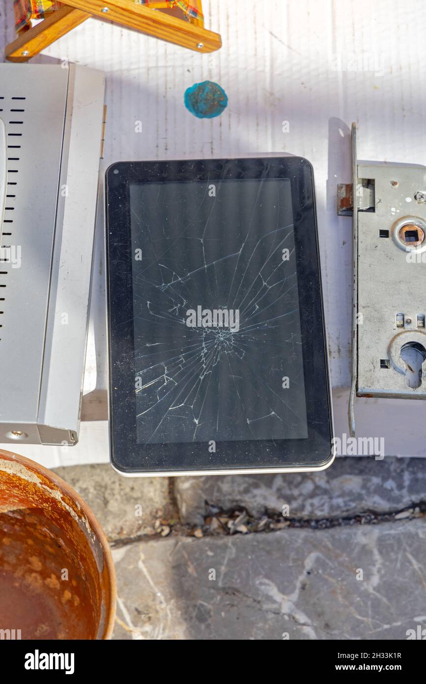 Cracked Glass Screen Broken Tablet Drop Damage Stock Photo - Alamy