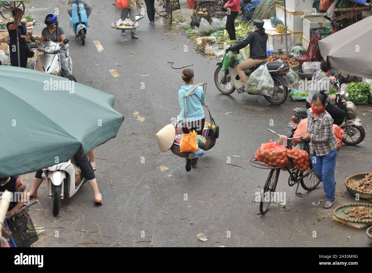 Long biên market vietnam hi-res stock photography and images - Alamy