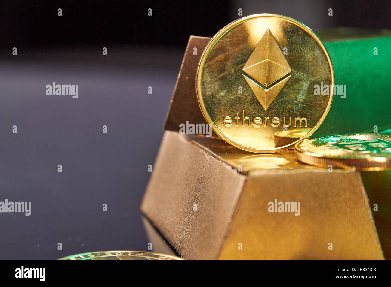 Gold ingot ripple hi-res stock photography and images - Alamy