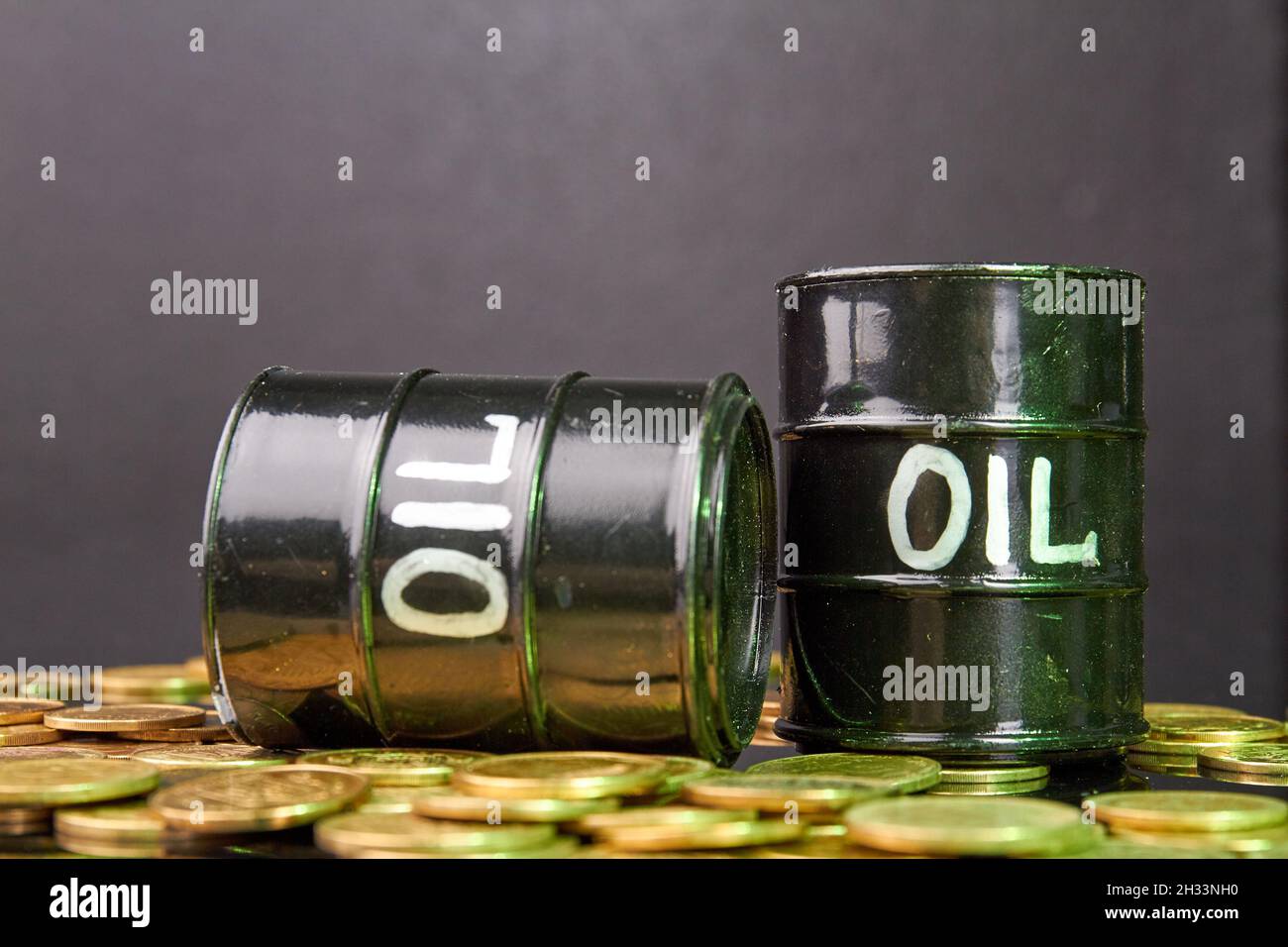 Oil barrel dollar sign oil hi-res stock photography and images - Alamy