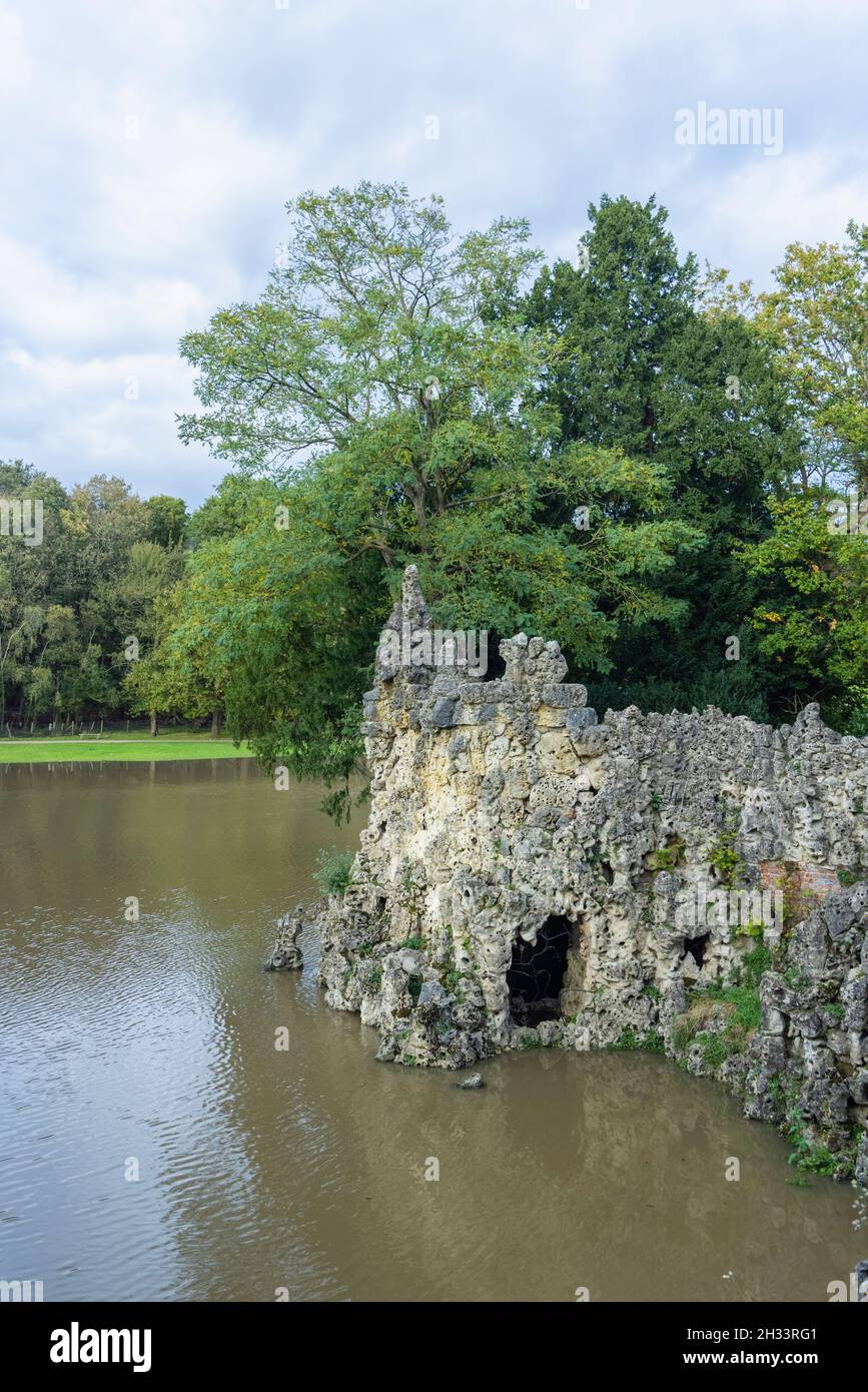 Crystal grotto hi-res stock photography and images - Alamy