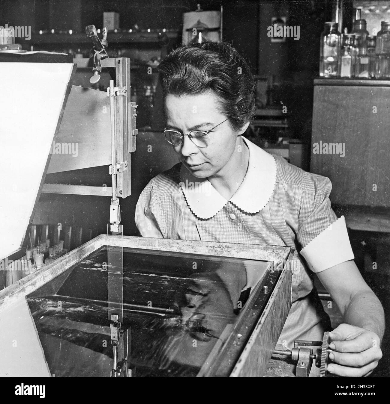 General electric research laboratories hi-res stock photography and ...