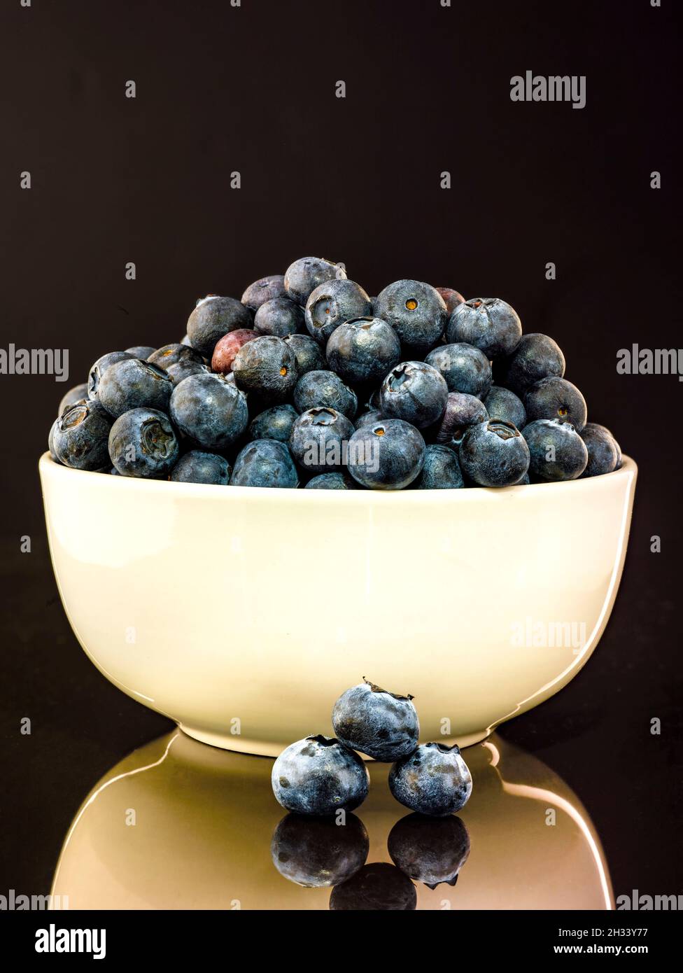 Healthy Blueberries, fruit still-life Stock Photo - Alamy