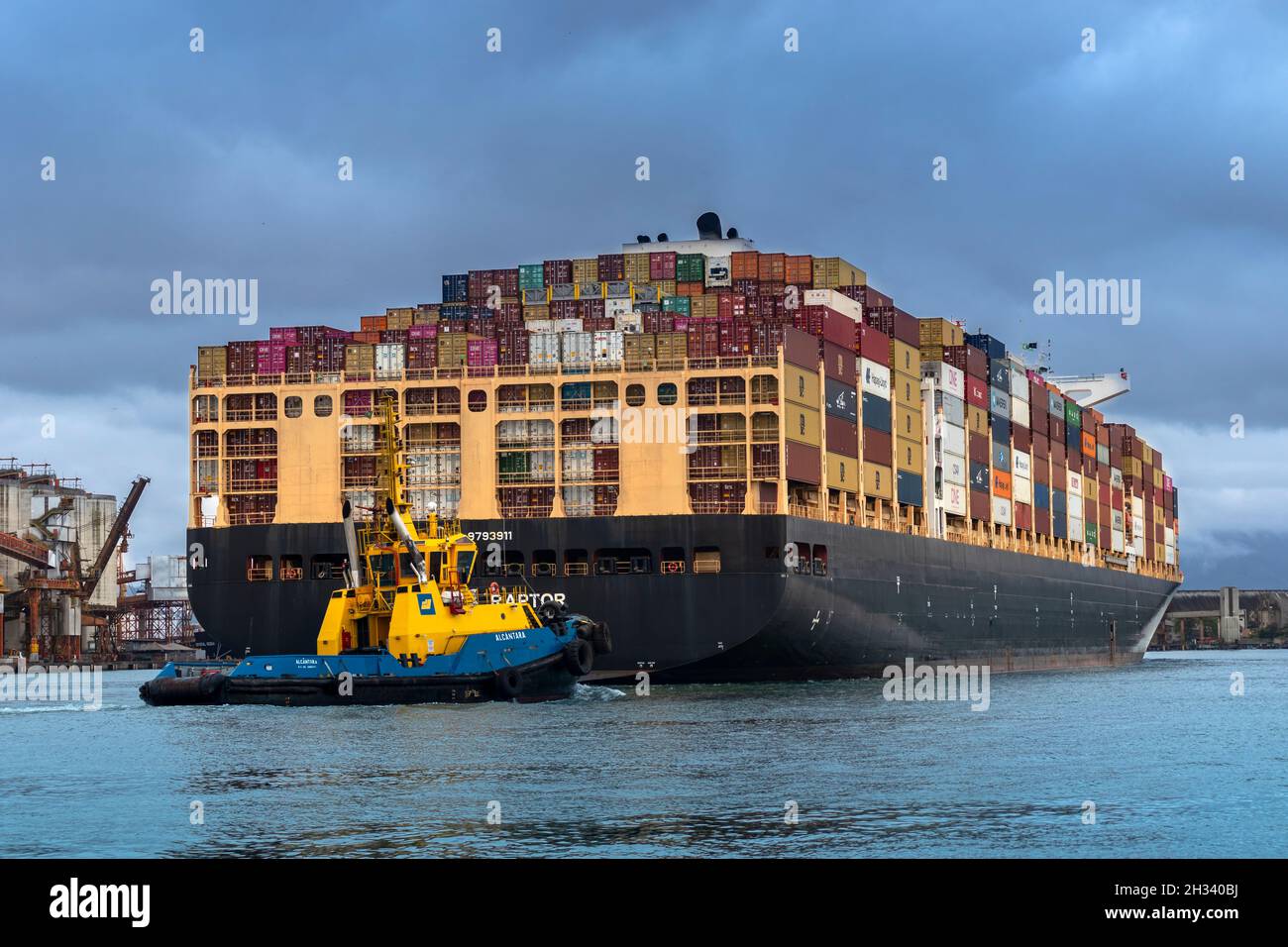 Port of santos brazil ship hi-res stock photography and images - Alamy