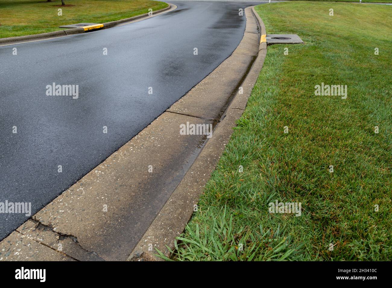Concrete Curbs High Resolution Stock Photography and Images - Alamy