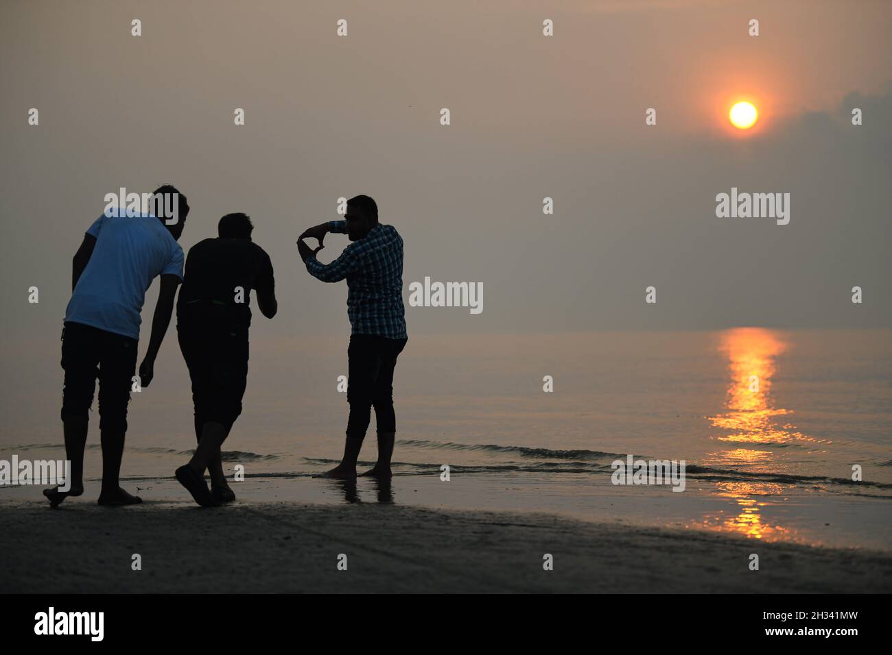 Sun rising bangladesh hi-res stock photography and images - Alamy