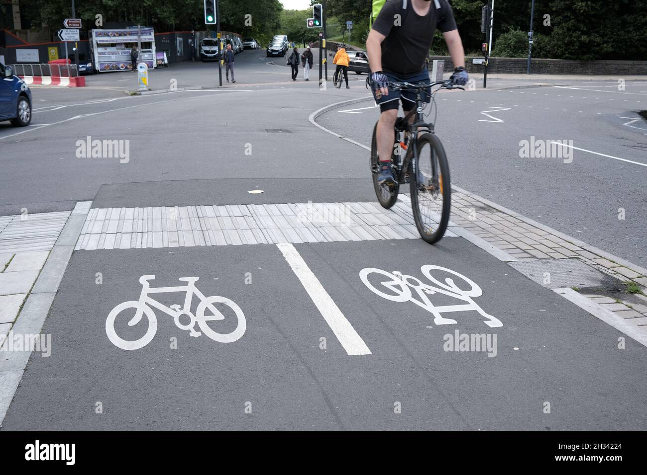Bristol bike lane hi-res stock photography and images - Alamy