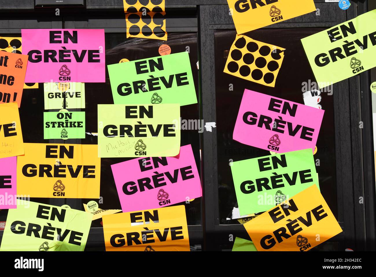 "On Strike" placards in French by the Confederation of National Trade ...