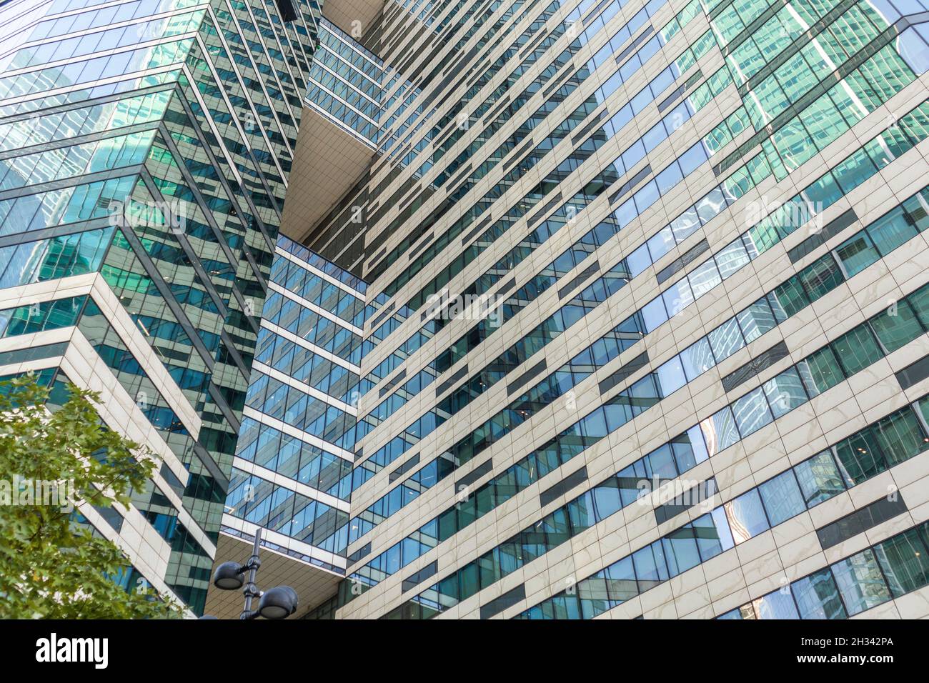 Office building business center eco hi-res stock photography and images ...