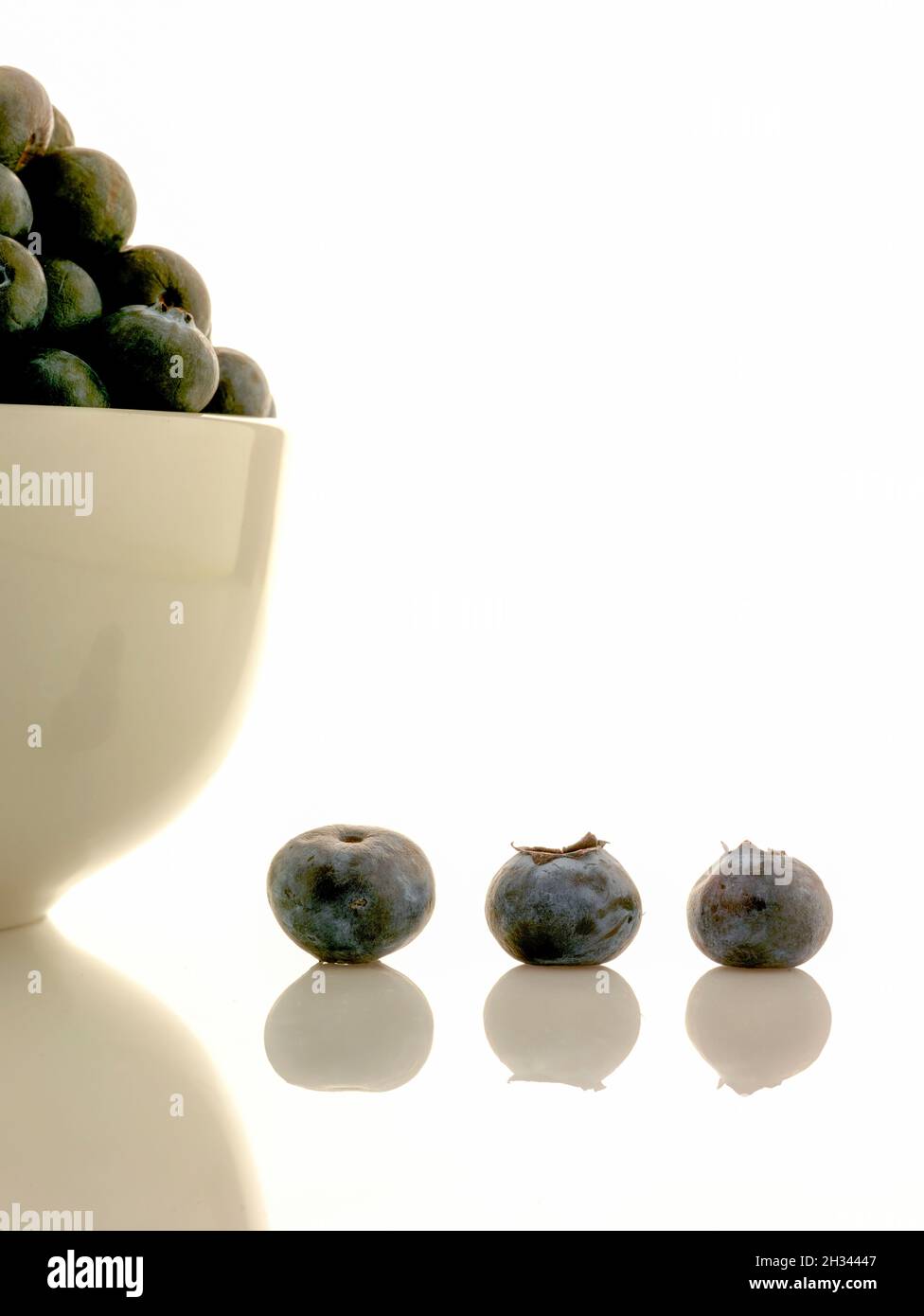 Healthy Blueberries, fruit still-life Stock Photo - Alamy