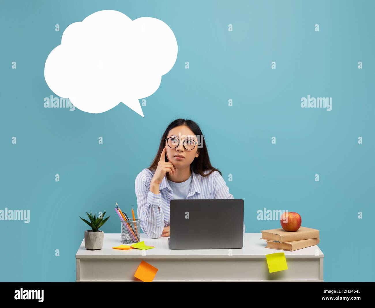 Woman thinking cloud paper hi-res stock photography and images - Alamy