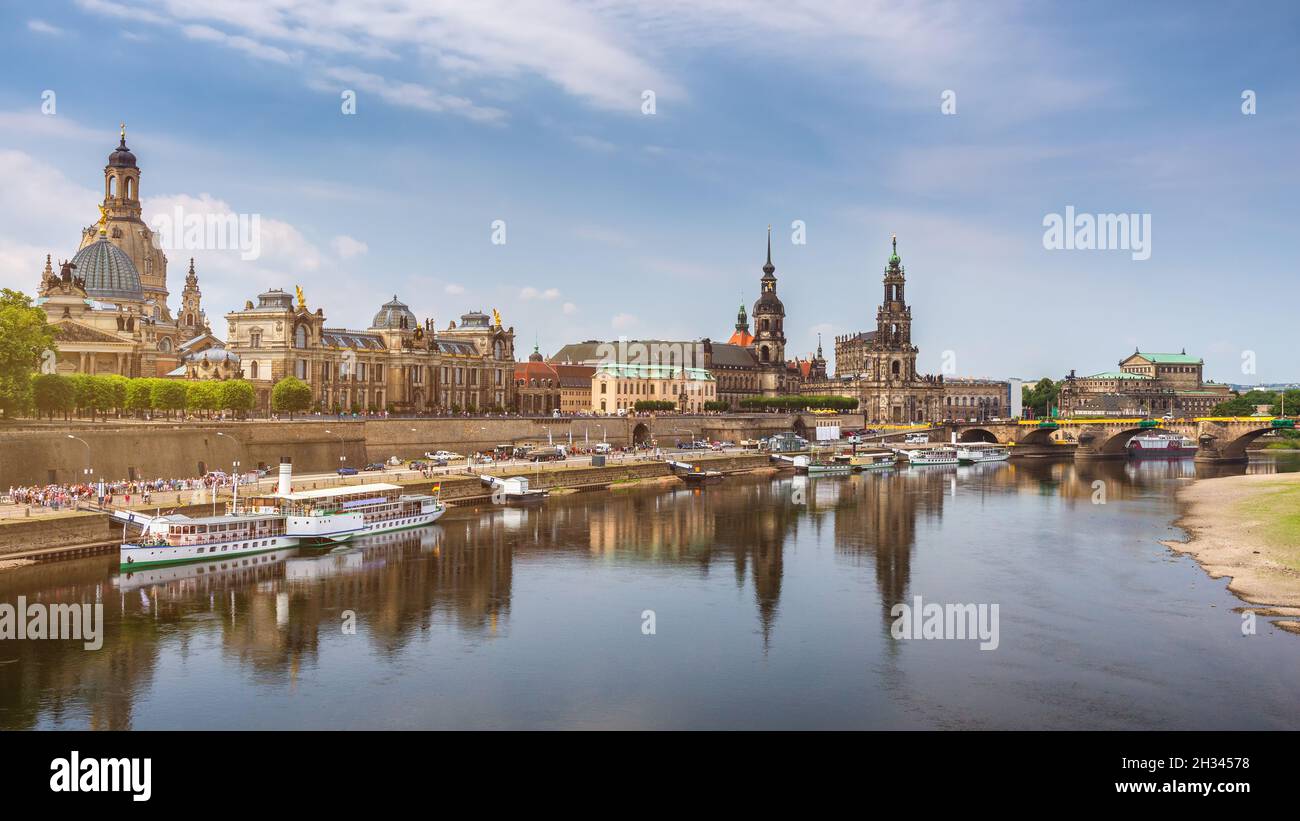 Augustus Bridge (Augustusbrucke) and Cathedral of the Holy Trinity ...
