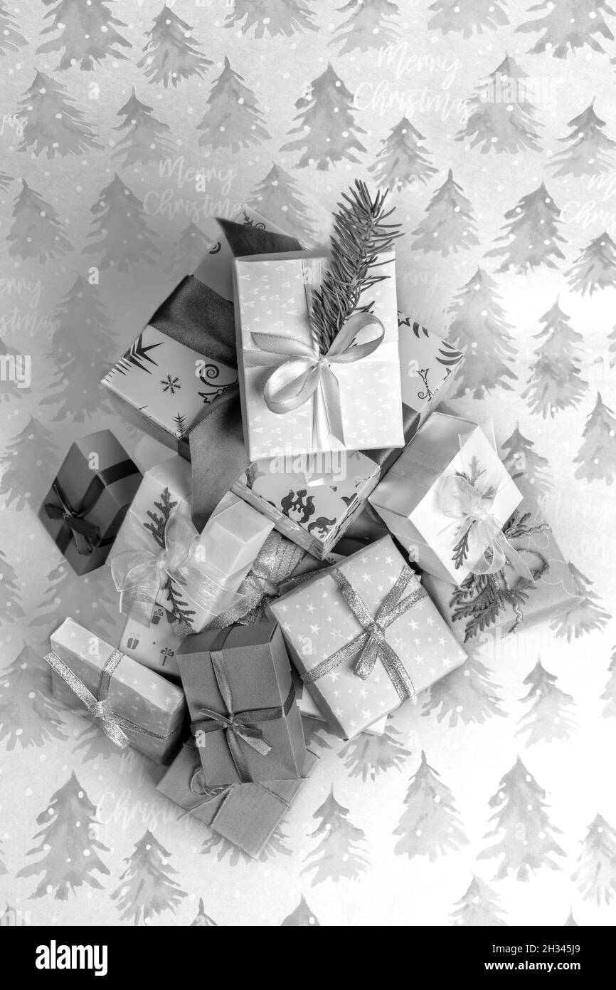 Top view heap of Xmas DIY gift boxes of various shapes and sizes on ...