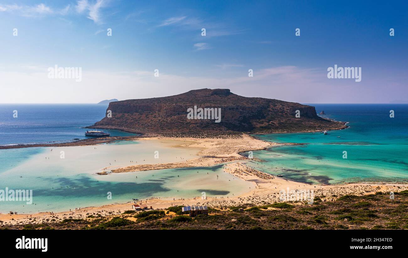 Amazing beach with turquoise water at Balos Lagoon and Gramvousa in ...