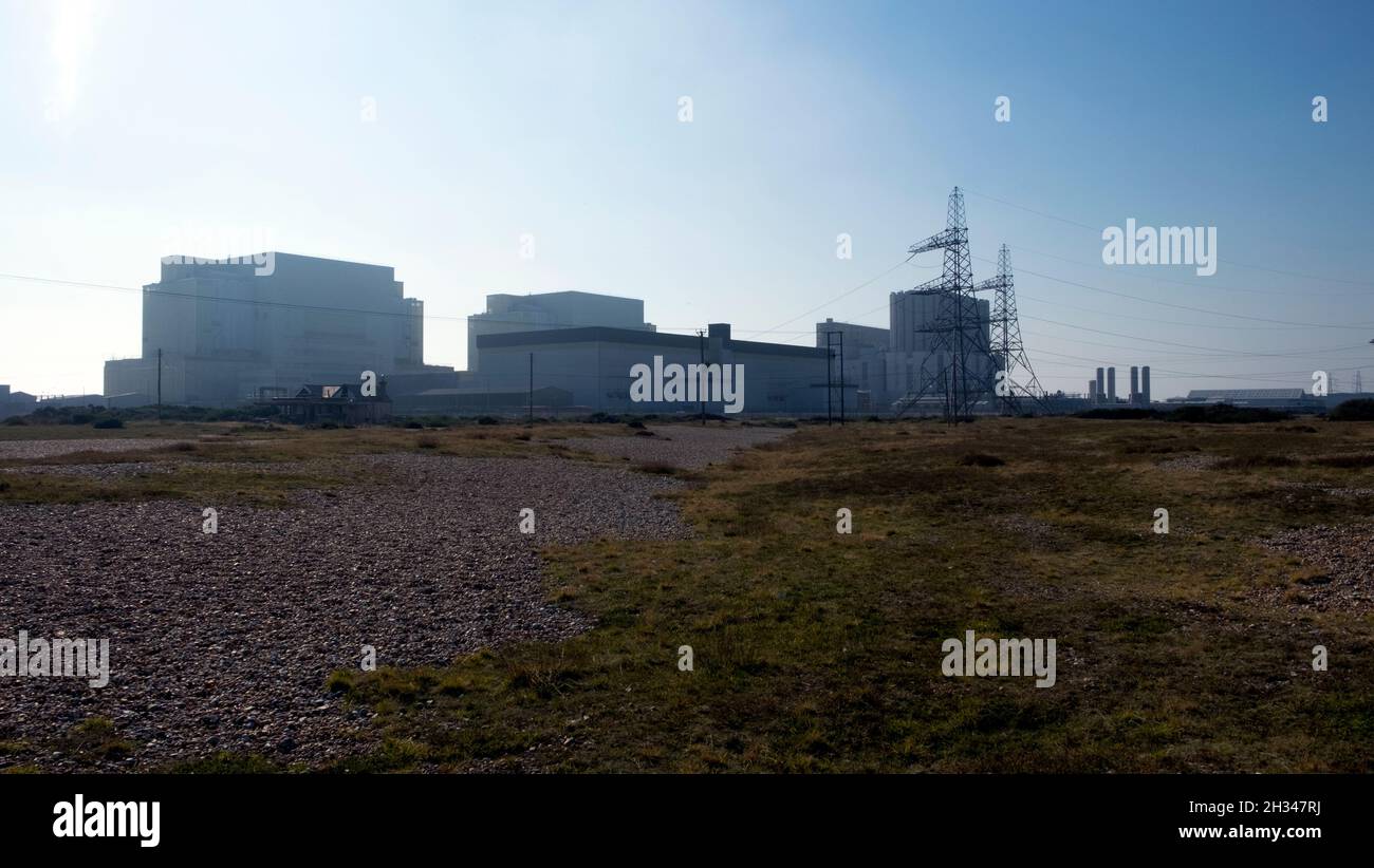 Dungeness Nuclear Power Station silhouette in the landscape in Kent ...