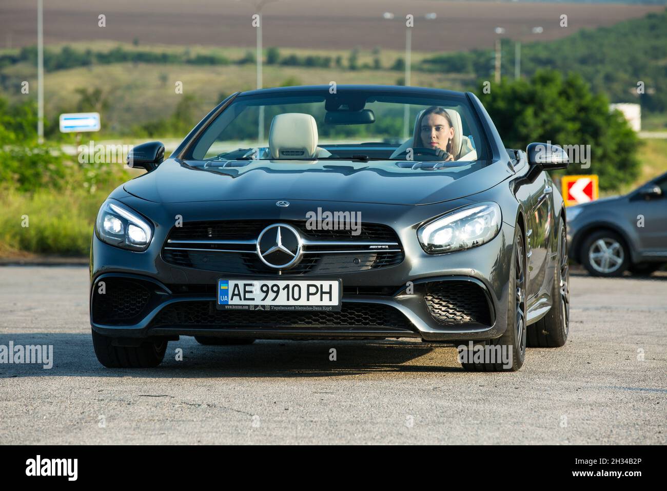 Woman driving a mercedes car hi-res stock photography and images - Alamy