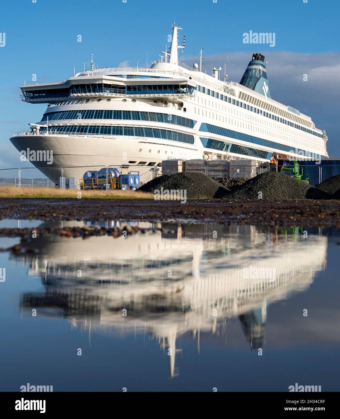 Ms silja europa reflection in water hi-res stock photography and images ...