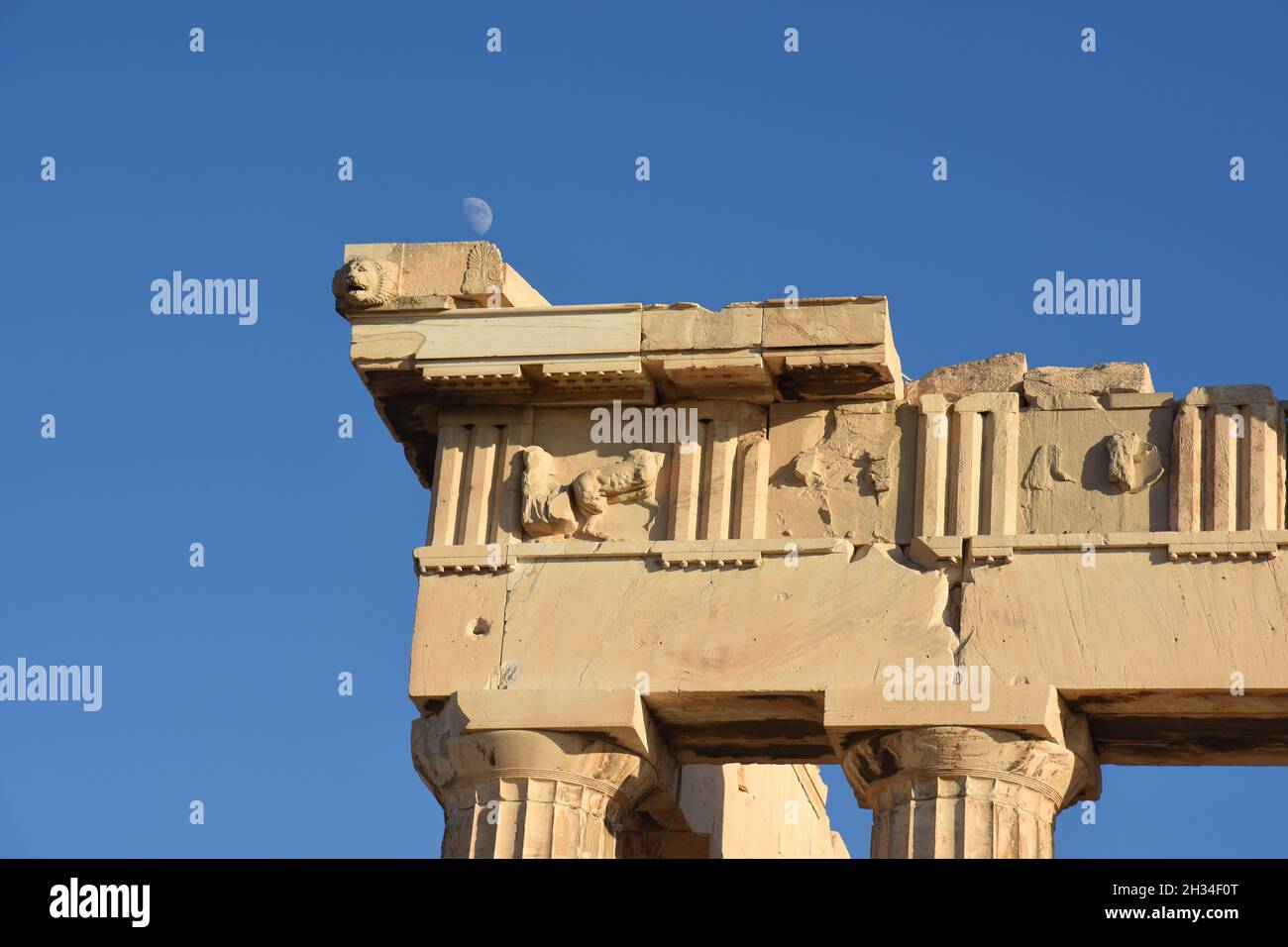 details of the construction of the columns of Acropolis in Athens in Greece Stock Photo - Alamy