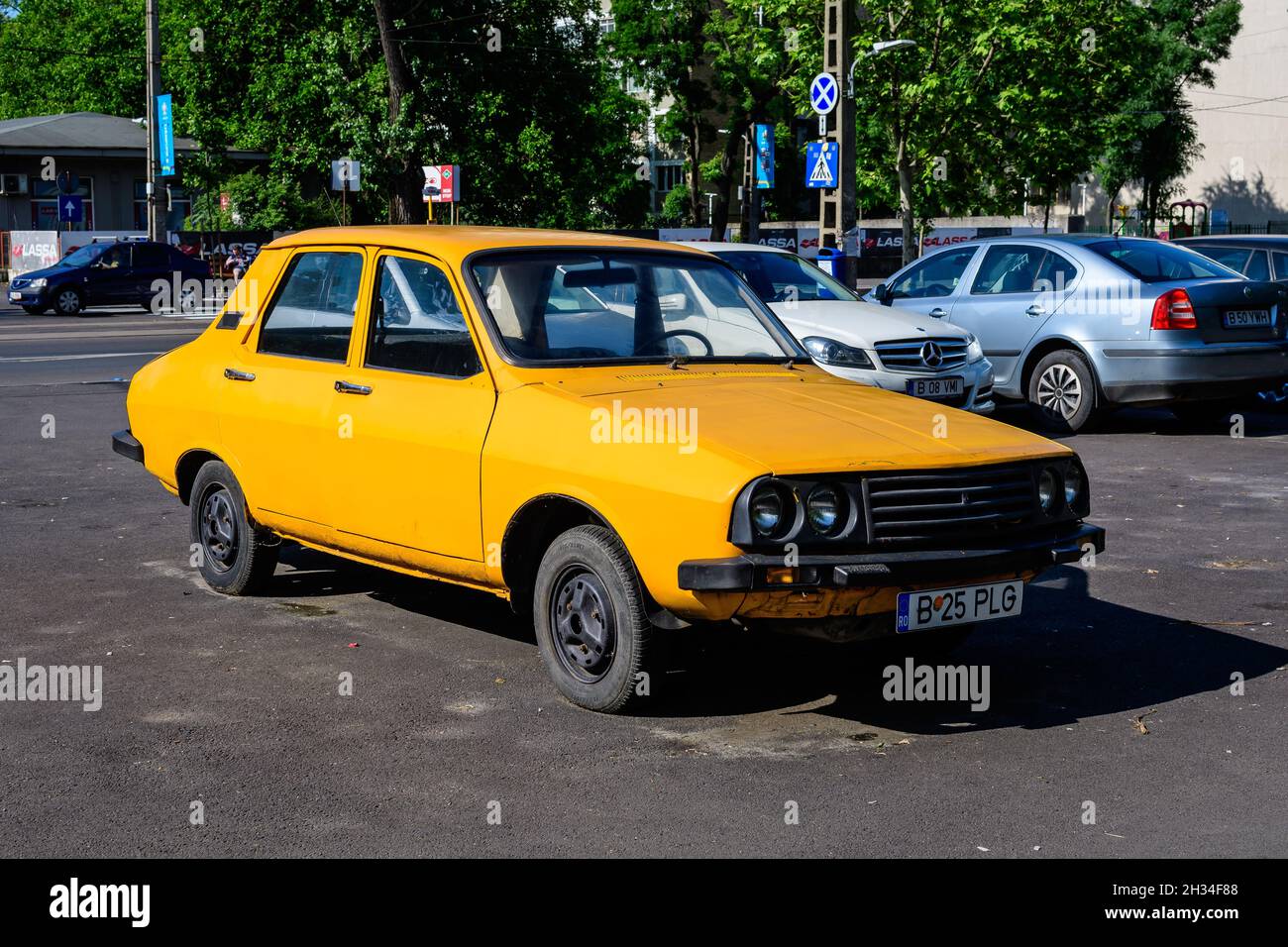 Dacia 1300 vintage hi-res stock photography and images - Alamy
