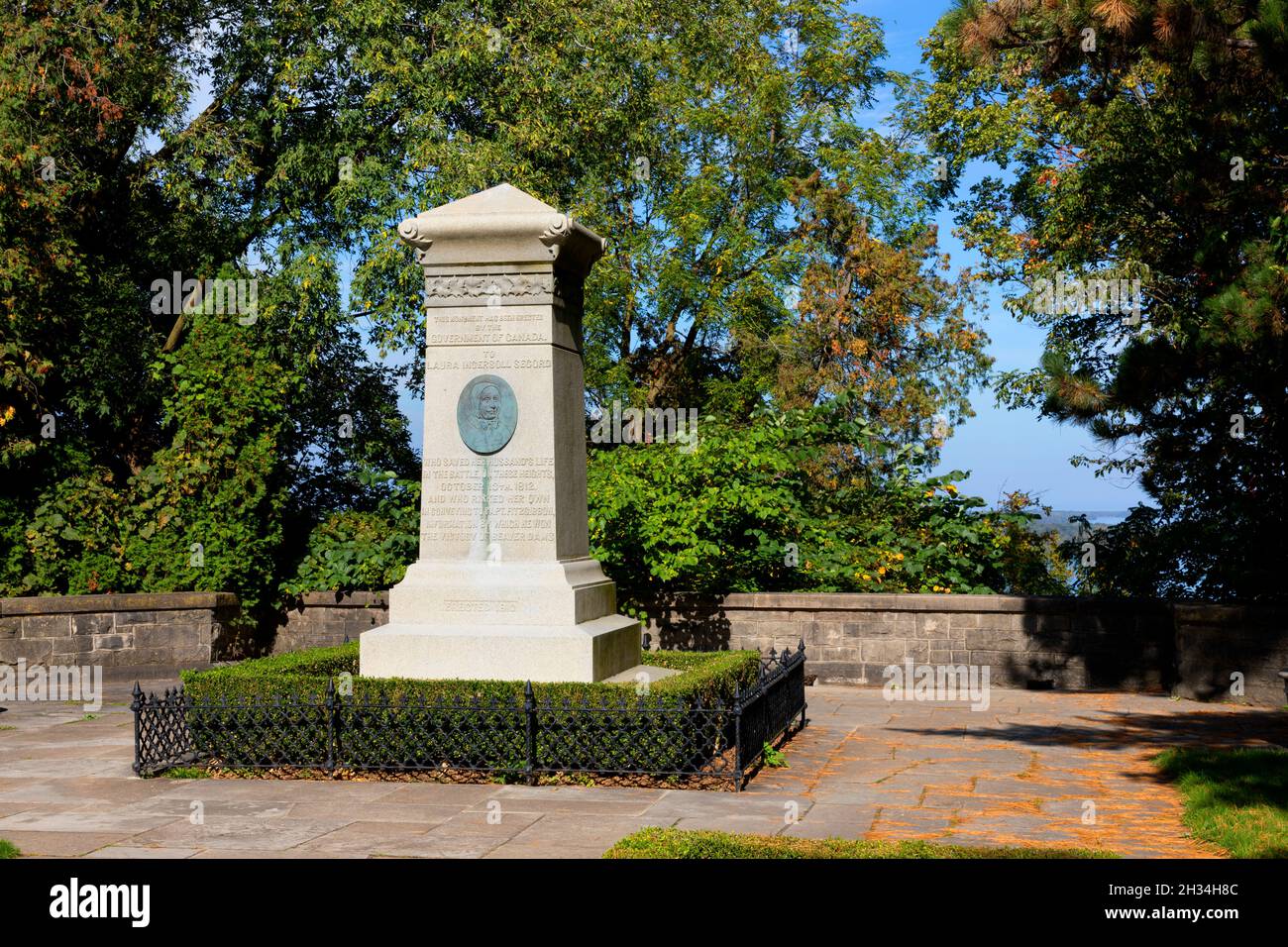 Laura secord monument ontario hi-res stock photography and images - Alamy
