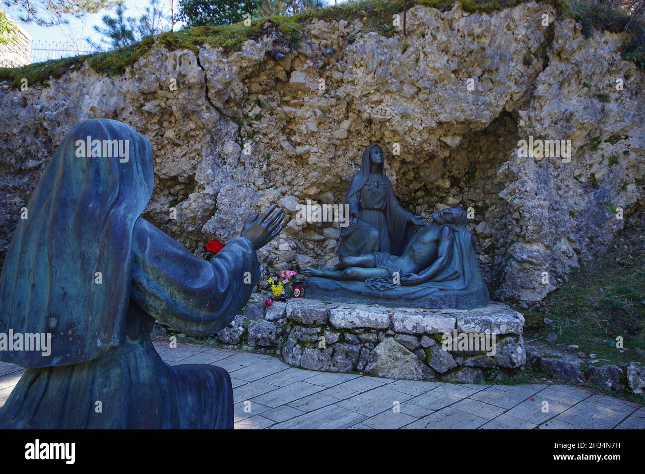 Basilica Minore dell'Addolorata - Castelpetroso - The path of the Via ...