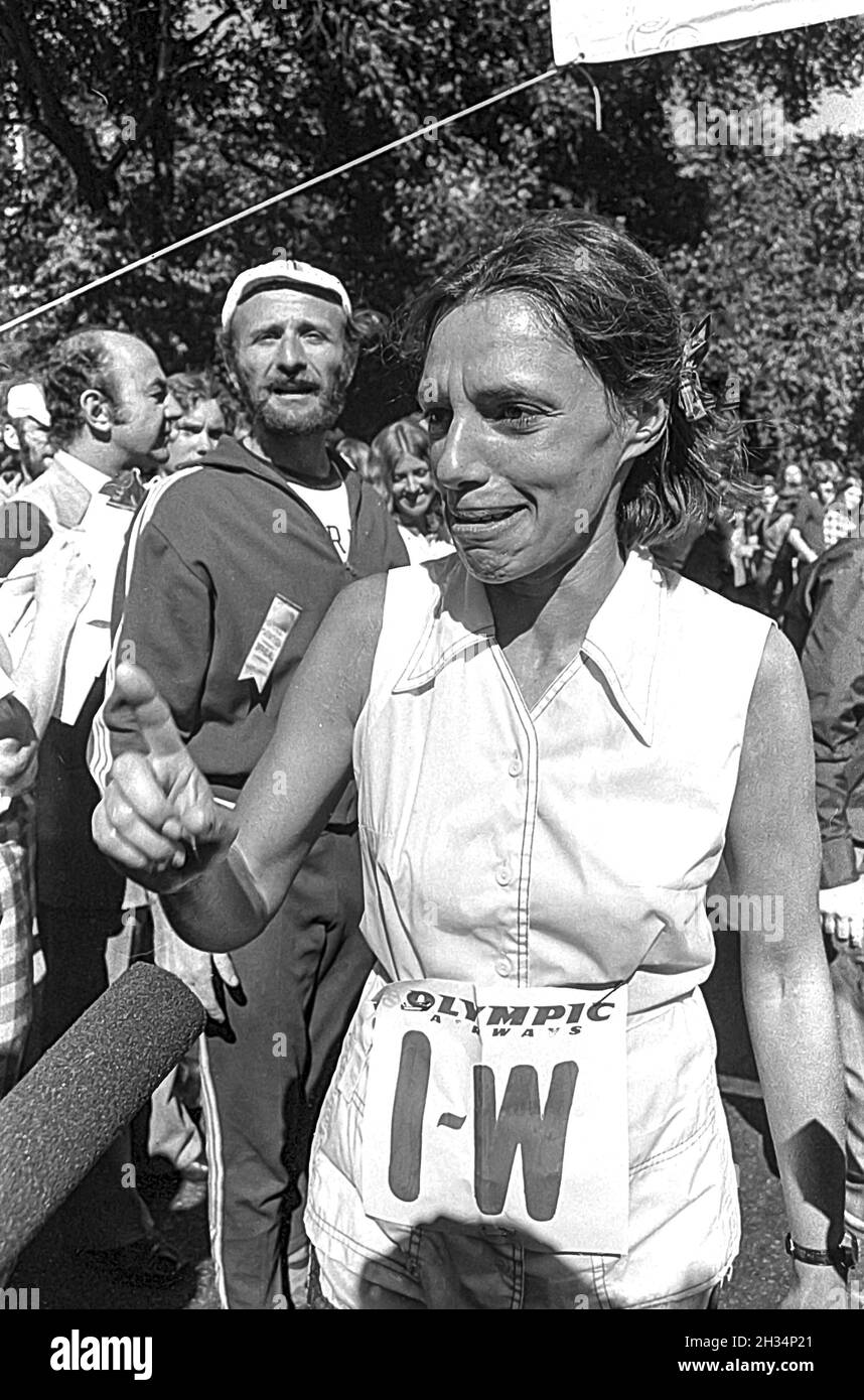 Nina Kuscsik (USA) winner and Fred Lebow behind at the 1973 New York ...