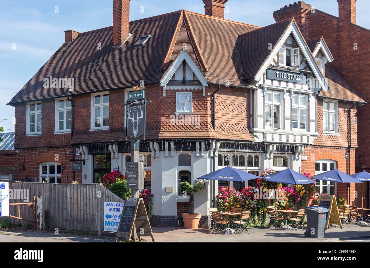 16th century the stag pub ascot high street bracknell berkshire hi-res ...