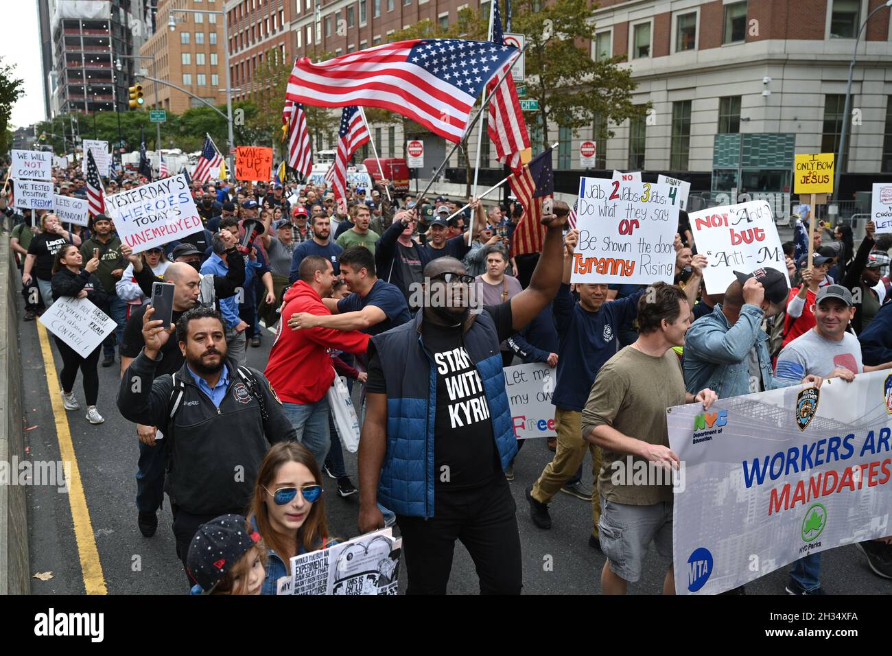 Workers and protesters march in the NYC Workers Anti-Mandate March For ...