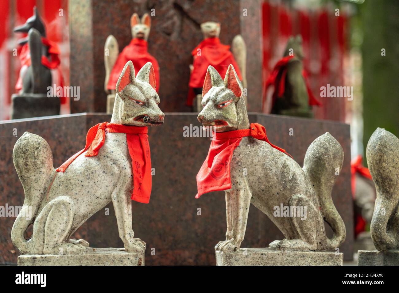 Reikyo Zuka or the Hill of Foxes at the Toyokawa Inari Betsuin temple ...