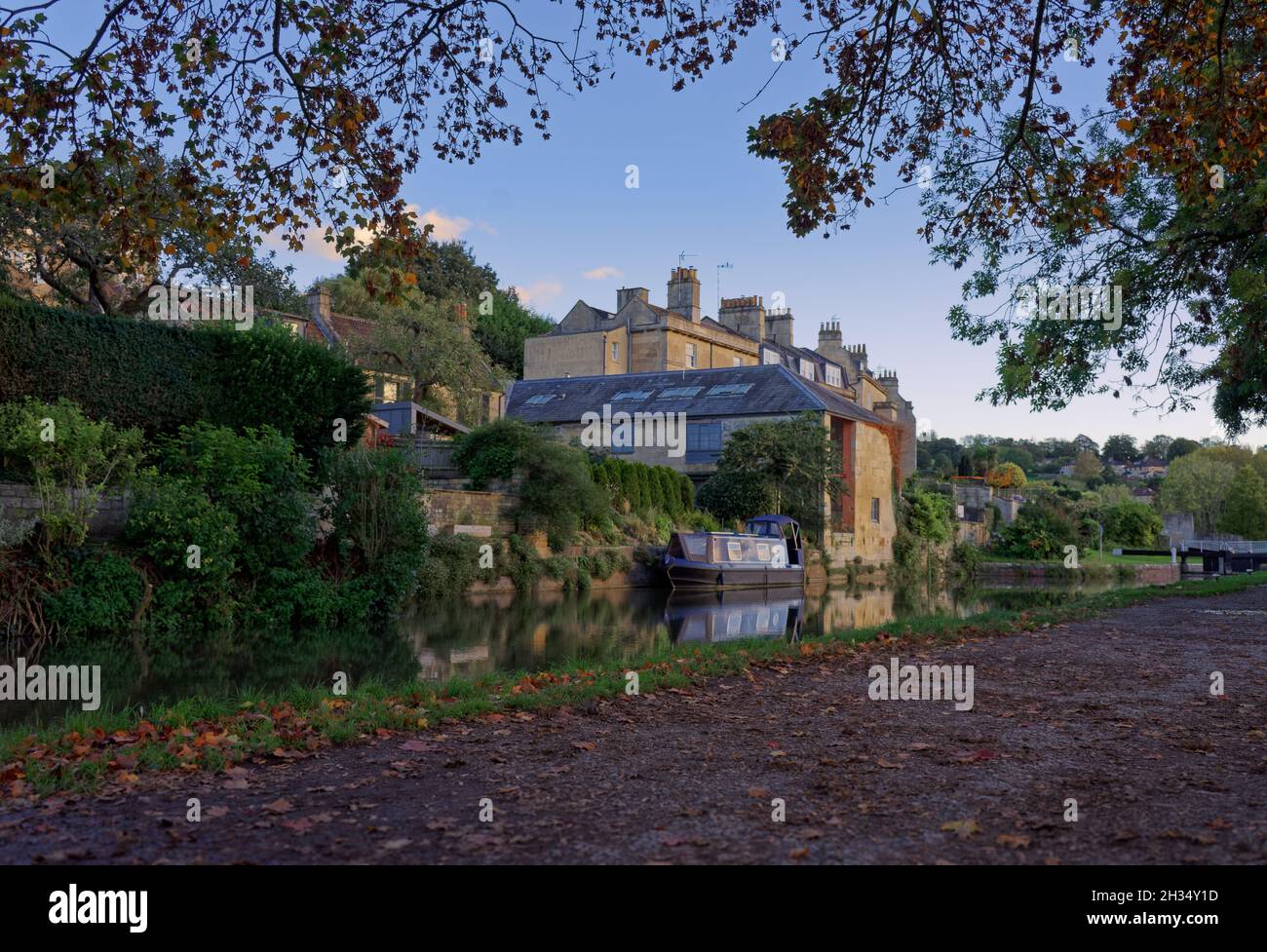 widcombe bath kennett and avon canal autumn Stock Photo - Alamy